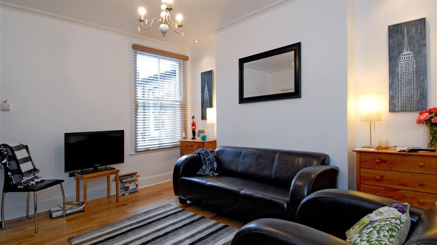 Flat for sale in Sulgrave Road, W6 (ref: 28370) - Douglas & Gordon