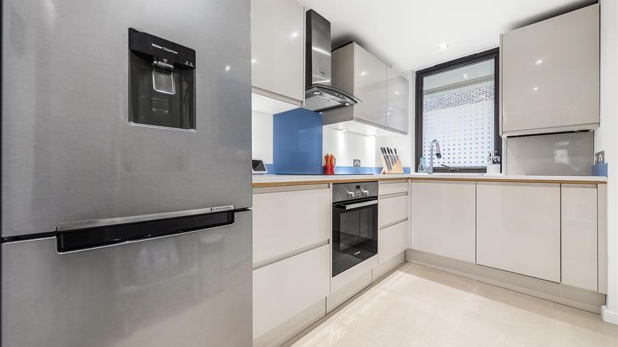 Flat for sale in Stevenage Road, SW6 featuring a balcony (ref: 28791 ...