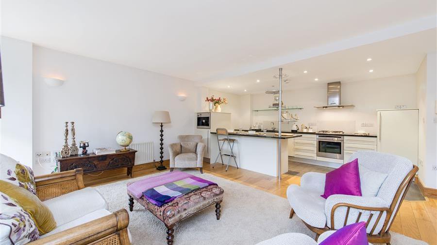 Flat for sale in Fulham Island, Farm Lane, SW6 featuring a balcony (ref ...