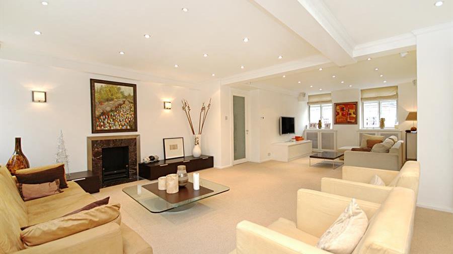Flat for sale in Whiteheads Grove, SW3 featuring a porter and a lift ...