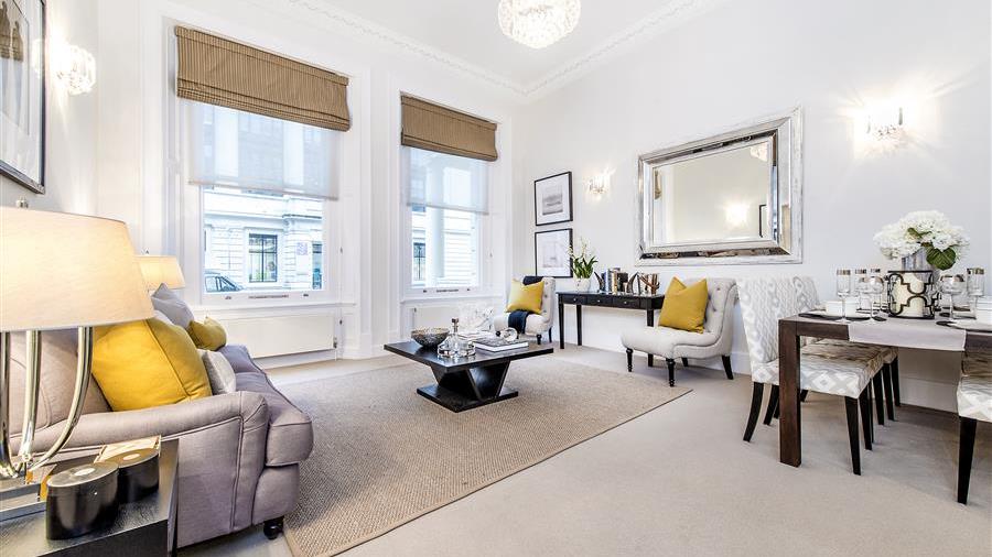 Flat for sale in Princes Gate, SW7 featuring a porter and a lift (ref ...