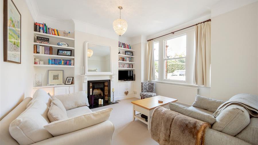 Flat for sale in Western Lane, SW12 featuring a garden (ref: 36047 ...