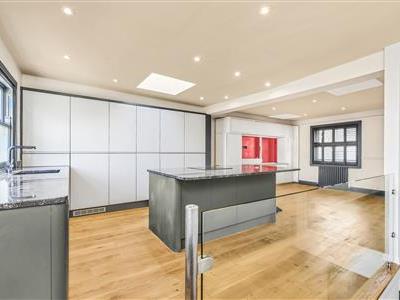 House for sale in Eardley Road, SW16 featuring a garden and off-street ...