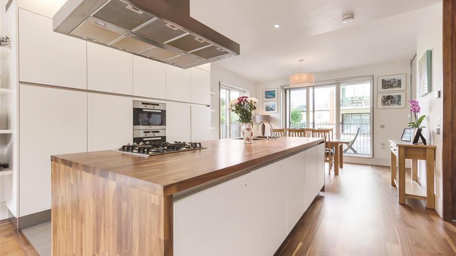 Flat for sale in Carlton Drive, SW15 featuring a balcony, a garden and ...