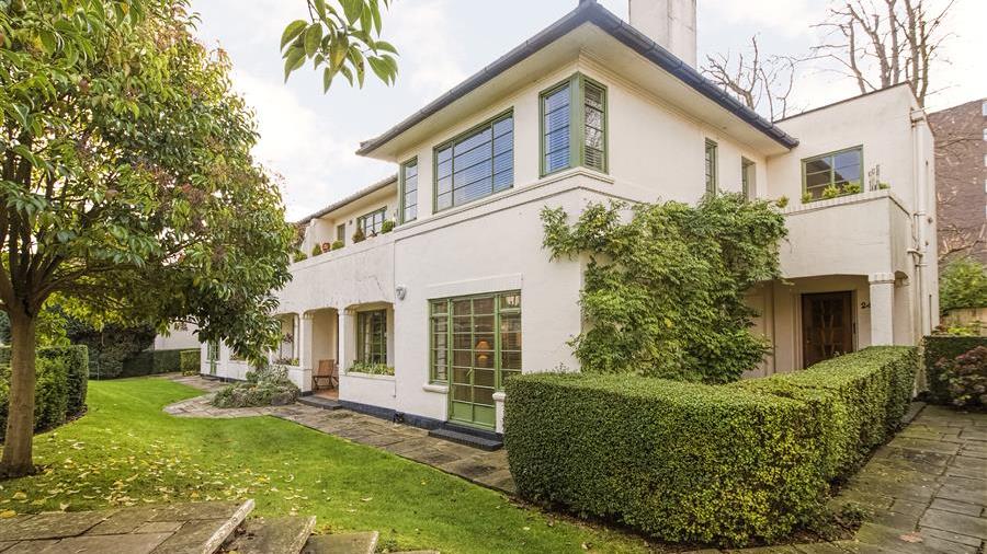 Flat for sale in Colebrook Close, SW15 featuring off-street parking ...
