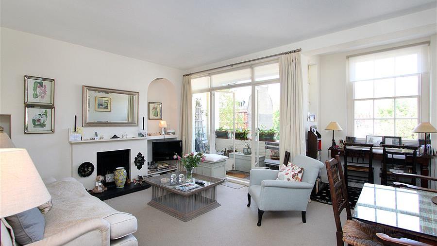 Flat for sale in Chesil Court, Chelsea Manor Street, SW3 featuring a ...
