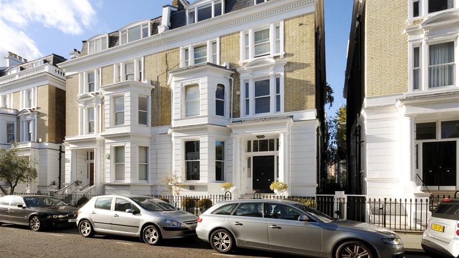 Flat for sale in Phillimore Place, W8 (ref: 44162) - Douglas & Gordon
