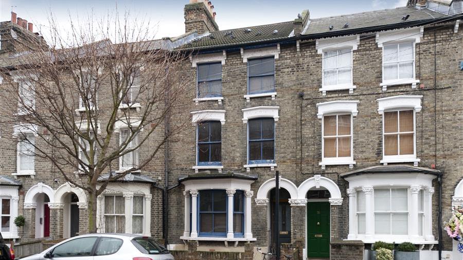 House for sale in Bullen Street, SW11 featuring a garden (ref: 44667 ...