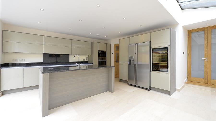 Property for sale in Lessar Avenue, SW4 (ref: 45313) - Douglas & Gordon