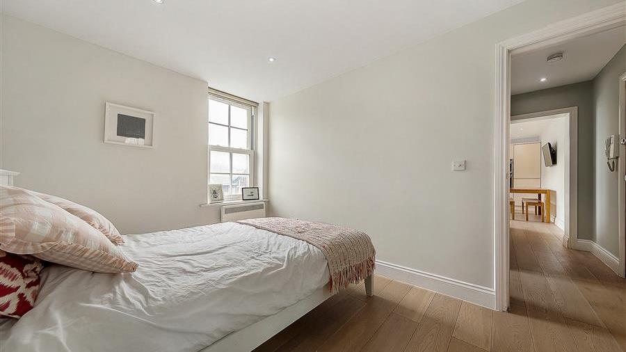 Flat for sale in Dawes Road, SW6 (ref: 52118) - Douglas & Gordon