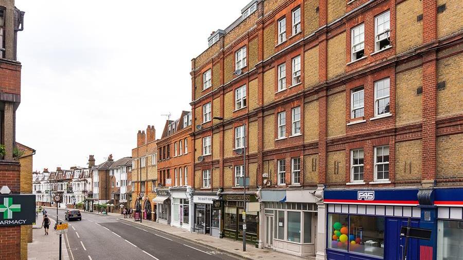 Flat for sale in Dawes Road, SW6 (ref: 52118) - Douglas & Gordon