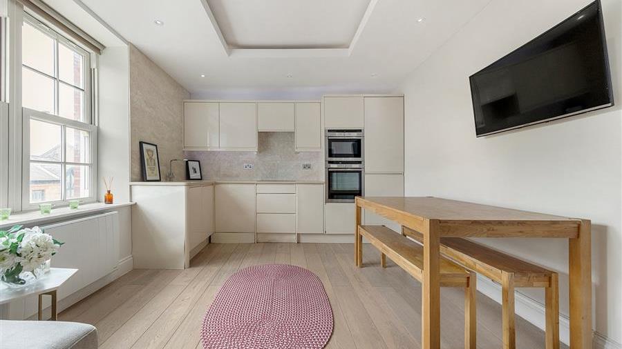 Flat for sale in Dawes Road, SW6 (ref: 52118) - Douglas & Gordon