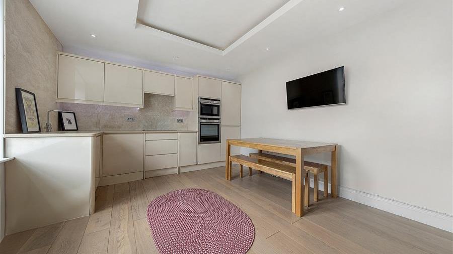 Flat for sale in Dawes Road, SW6 (ref: 52118) - Douglas & Gordon
