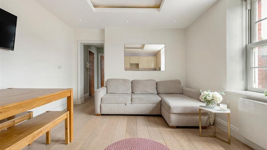 Flat for sale in Dawes Road, SW6 (ref: 52118) - Douglas & Gordon