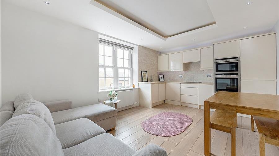 Flat for sale in Dawes Road, SW6 (ref: 52118) - Douglas & Gordon