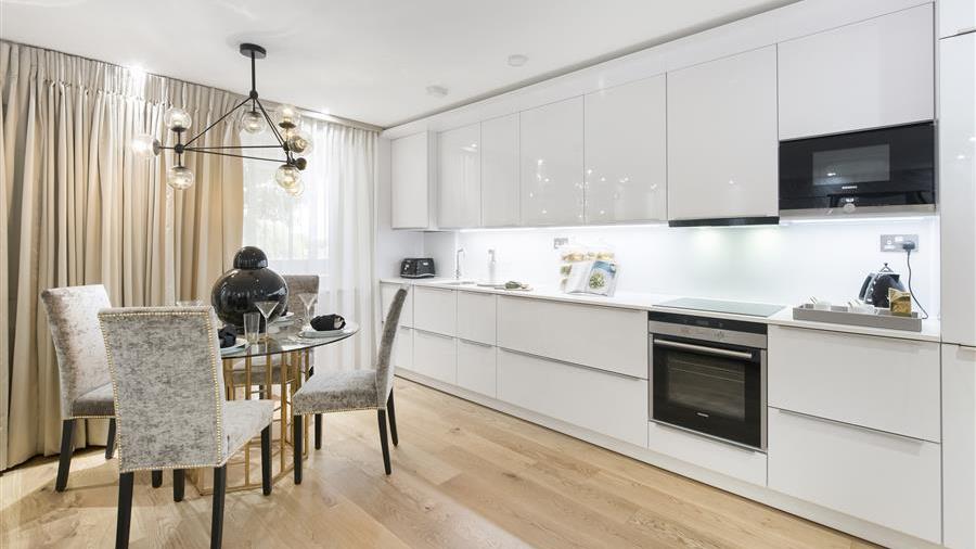 Flat for sale in Carlton Drive, SW15 featuring a balcony and a lift ...
