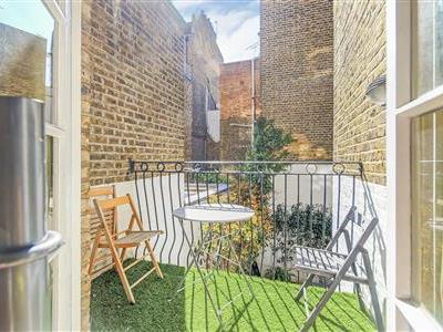 Flat for sale in Western Lane, SW12 featuring a garden (ref: 31909 ...
