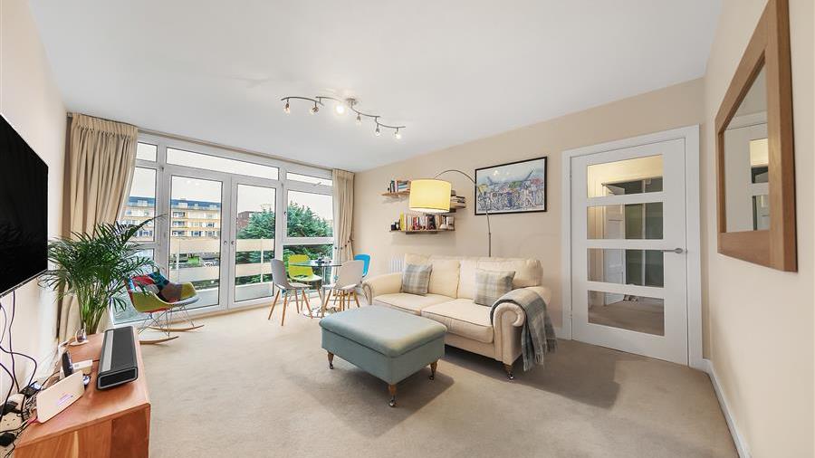 Flat for sale in Carlton Drive, SW15 featuring a garage (ref: 55557 ...