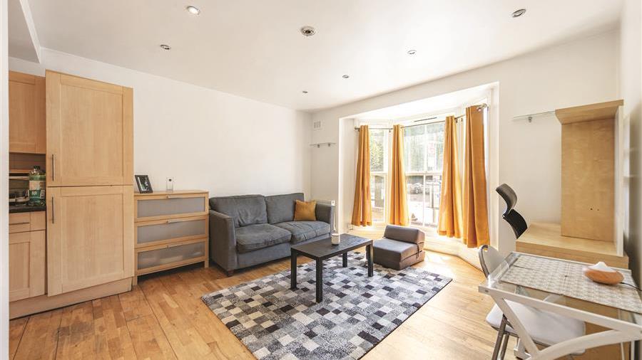 Flat for sale in Roehampton Lane, SW15 (ref: 57562) - Douglas & Gordon