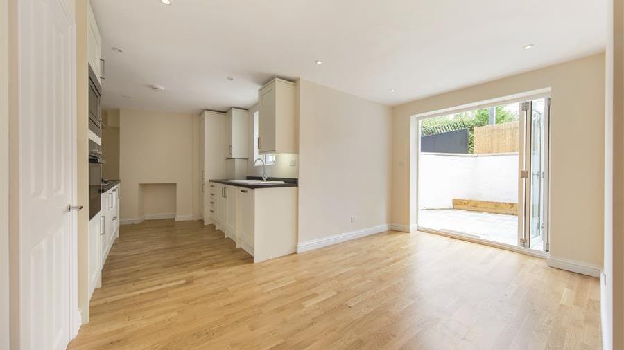 House for sale in Sudlow Road, SW18 featuring a garden (ref: 57663 ...