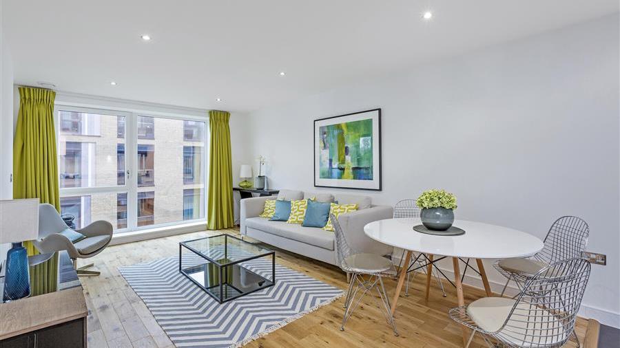 Flat to rent in Francis House, Eltringham Street, SW18 featuring a ...