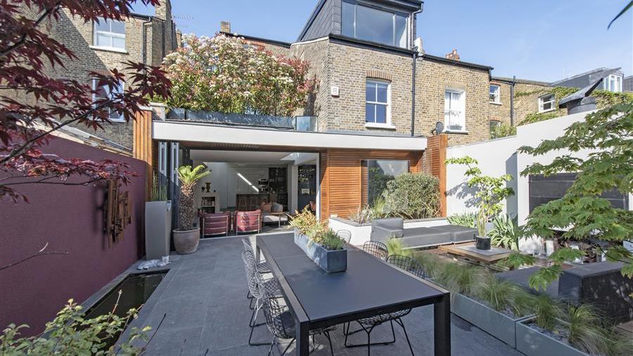 Property to rent in Lessar Avenue, SW4 featuring a garden (ref: 59169 ...