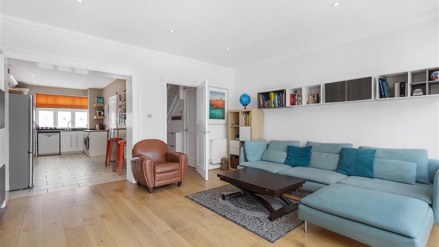 House for sale in Erpingham Road, SW15 featuring a garden and off ...