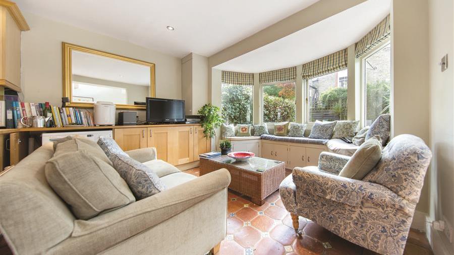 House for sale in Lessar Avenue, SW4 featuring a garden and a cellar ...