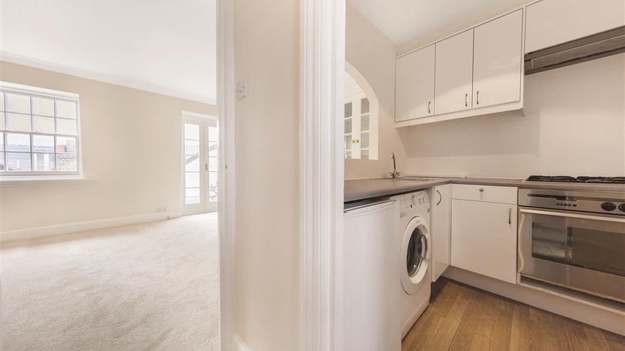 Flat for sale in Sutherland Street, SW1V featuring a roof terrace (ref ...