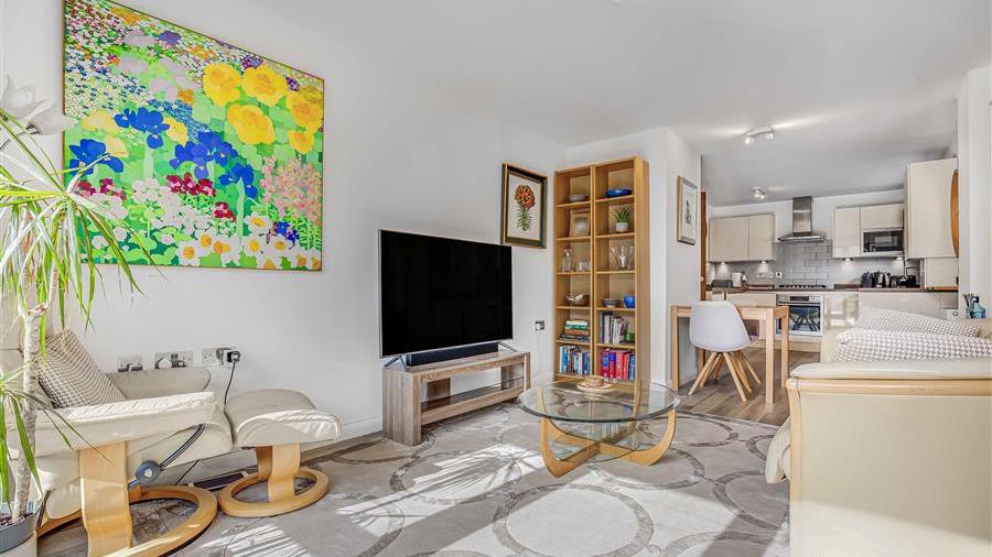 Flat to rent in Carlton Drive, SW15 featuring a balcony (ref: 67012 ...
