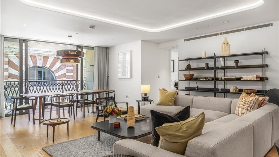 Flat for sale in Marylebone Square, W1U featuring a balcony, a porter ...