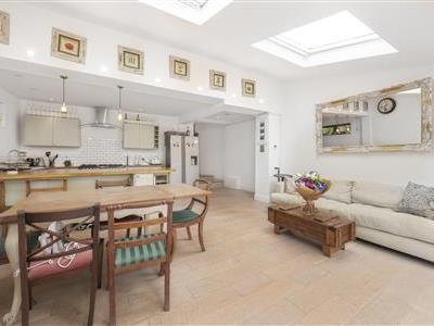 Flat for sale in Western Lane, SW12 featuring a garden (ref: 31909 ...