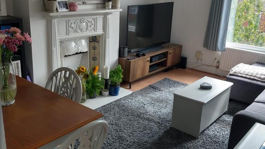 Flat for sale in Oldridge Road, SW12 (ref: 70683) - Douglas & Gordon