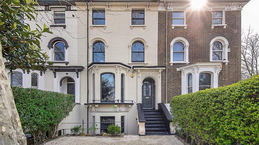 House for sale in Larkhall Rise, SW4 featuring a garden and off-street ...