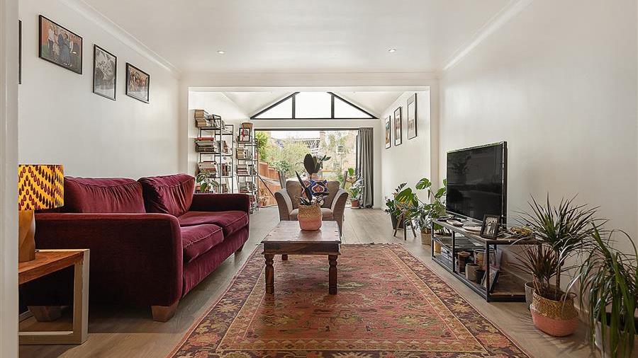 House for sale in Fawe Park Road, SW15 featuring a garden (ref: 75774 ...