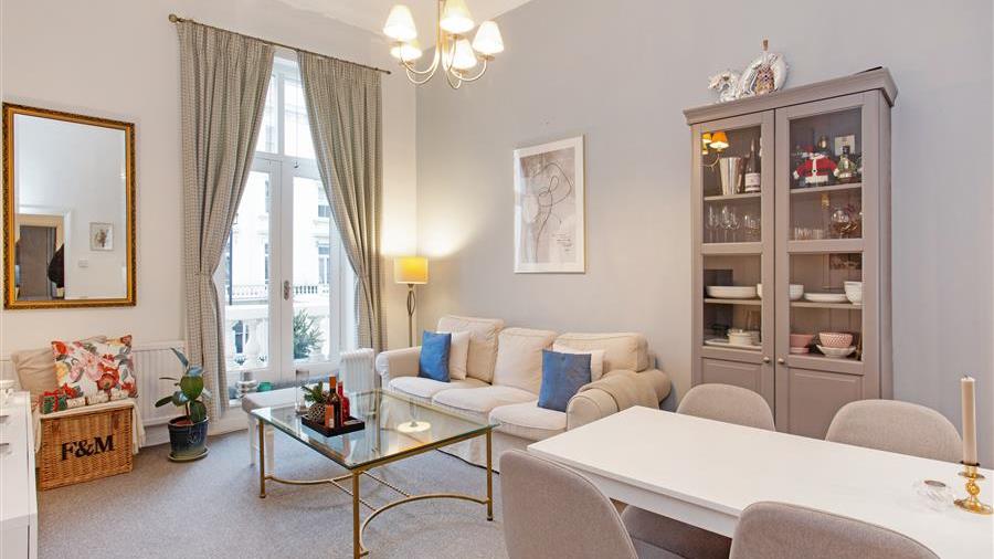 Flat for sale in Belgrave Road, SW1V featuring a balcony (ref: 76459 ...