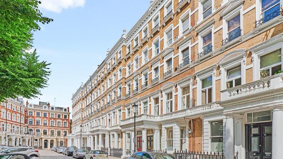 Flat for sale in Emperors Gate, SW7 (ref: 77783) - Douglas & Gordon
