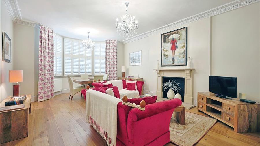 Flat for sale in De Vere Gardens, W8 (ref: 77787) - Douglas & Gordon