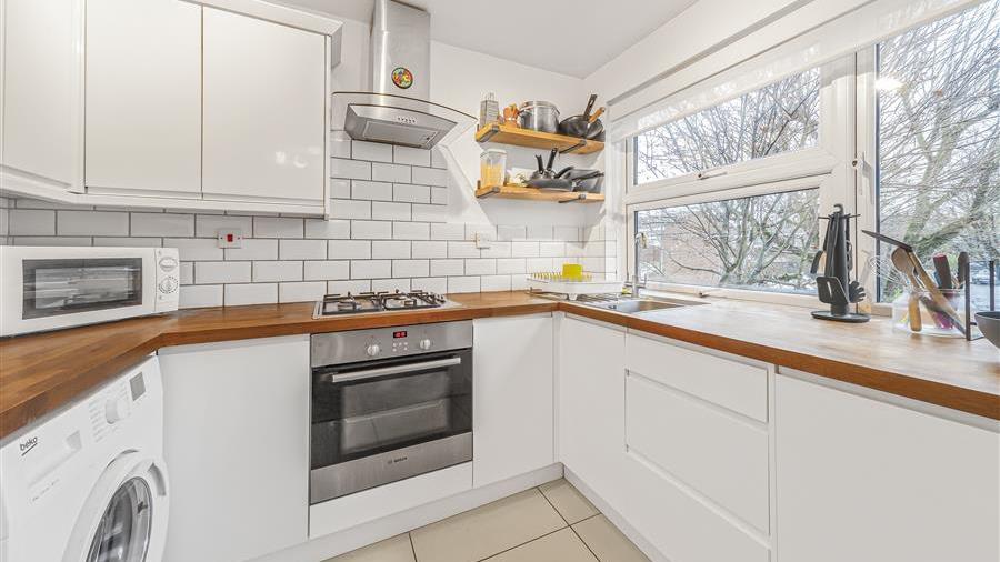 Flat for sale in Larch Close, SW12 (ref: 79537) - Douglas & Gordon