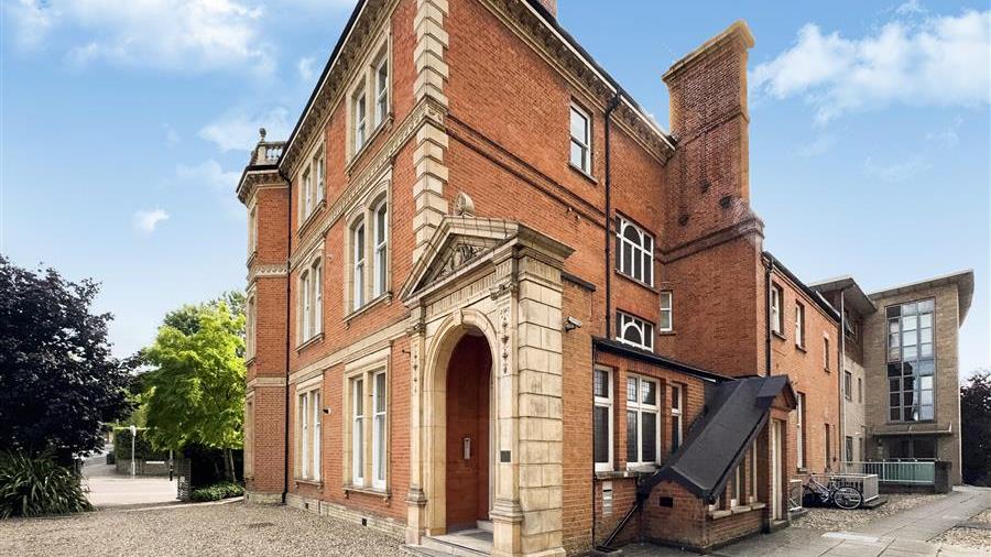 Flat for sale in Putney Hill, SW15 featuring a balcony and off-street ...